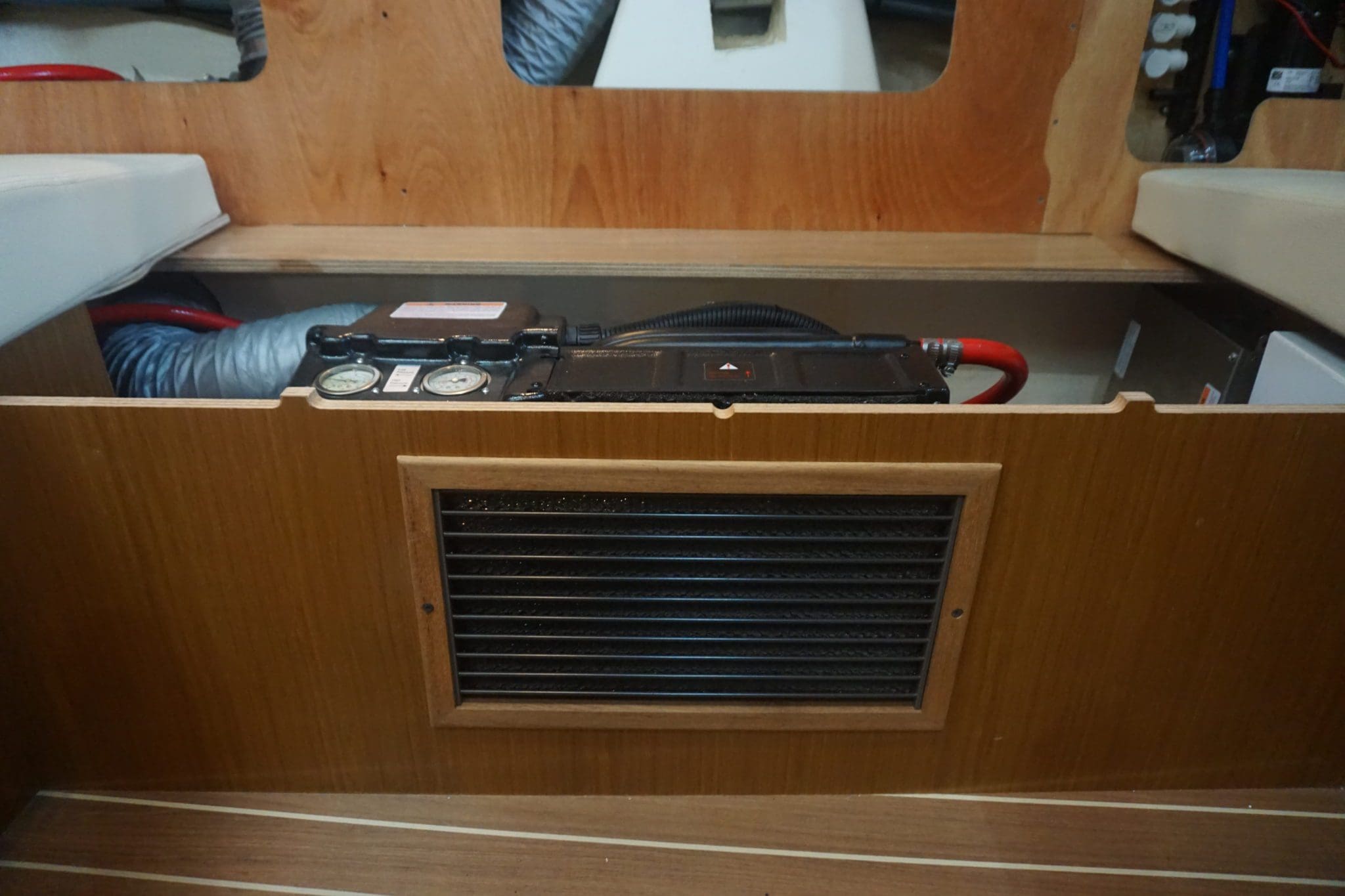 Marine Air Conditioning. MarineAC. 12 Volt Boat AC. Boat AC Unit